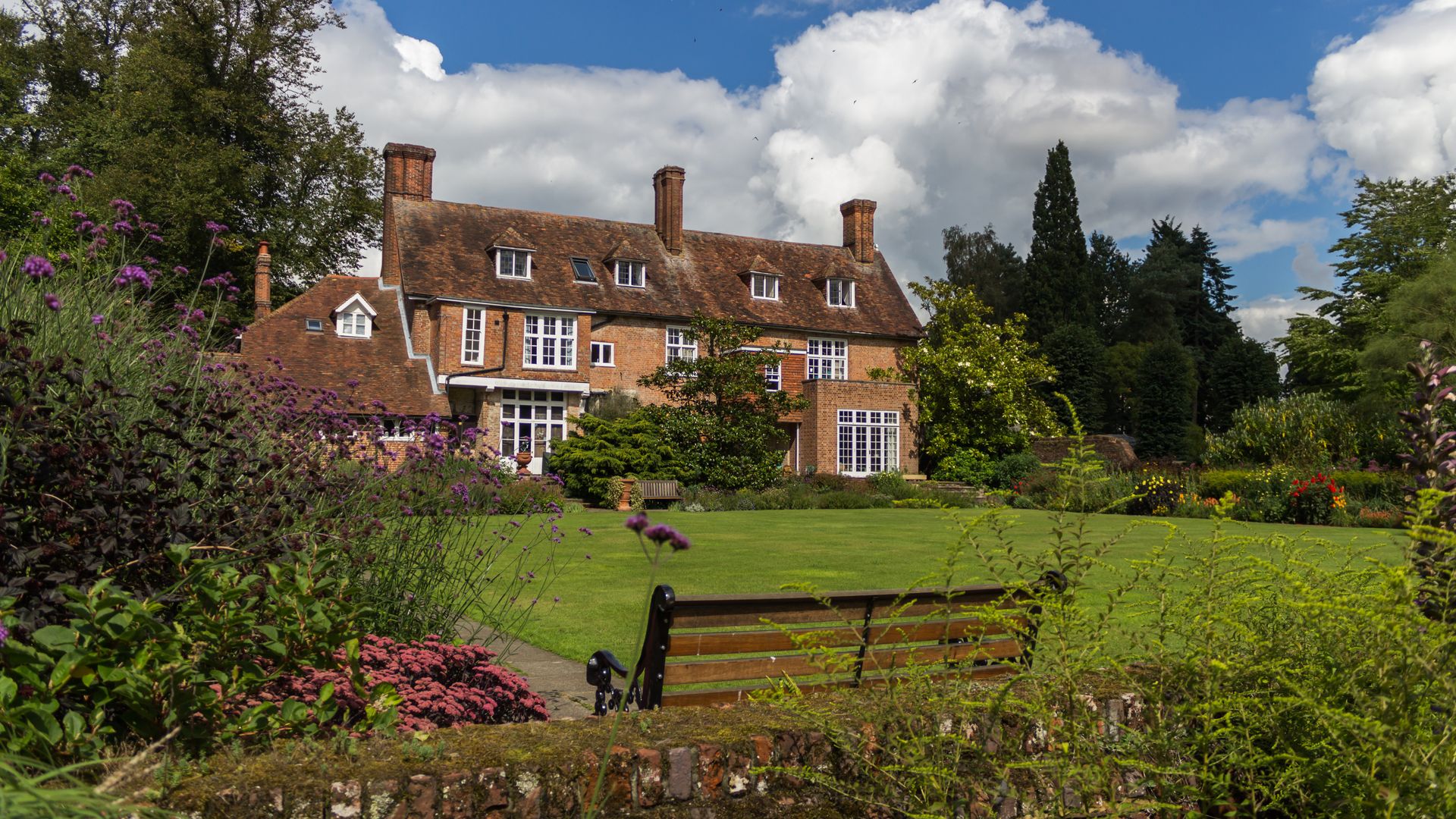 England: Perch Hill with Sarah Raven and Gardens of the South East ...